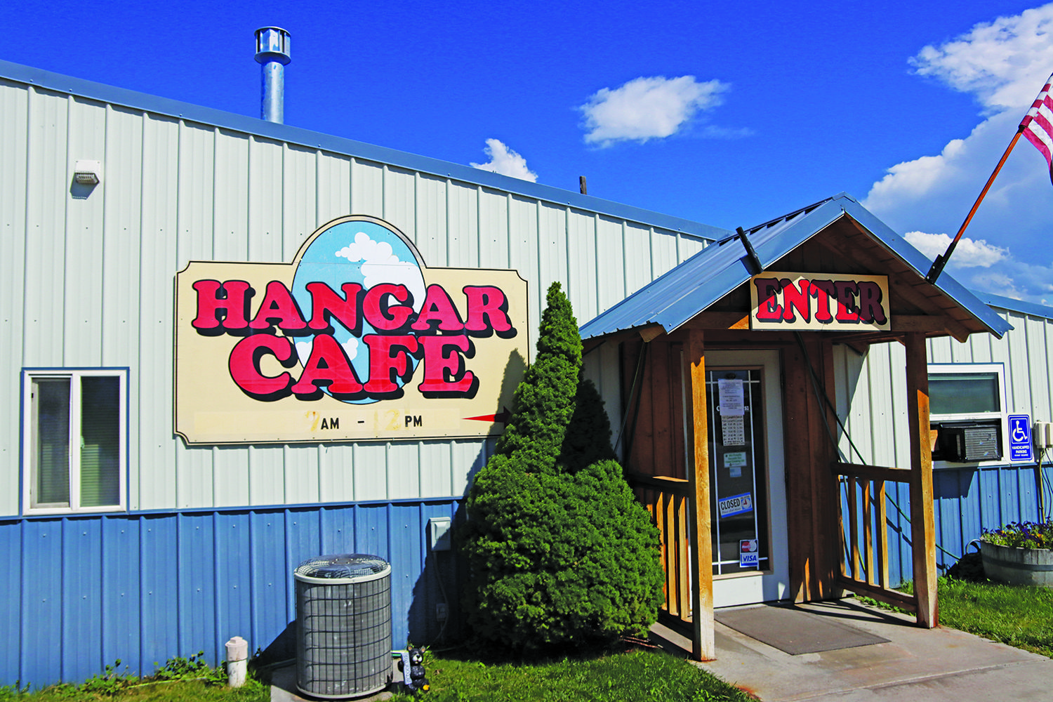 Hangin' at the Hangar Cafe - Bitterroot Star